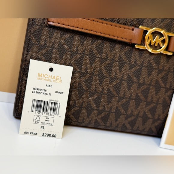 Michael Kors | Bags | Michael Kors Jet Set Reed Large Bifold Wallet Mk ...